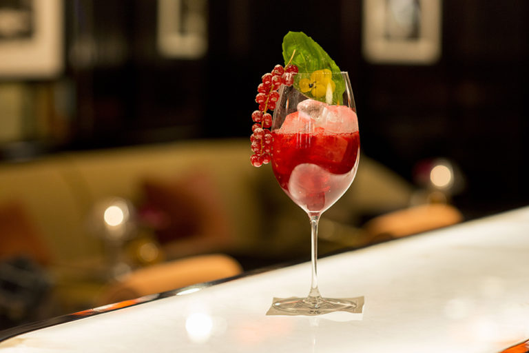 4 Sparkling Cocktail Recipes You Have To Try – Forbes Travel Guide Stories