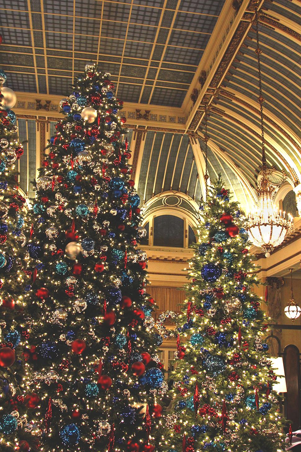 7 Hotels To Celebrate The Holidays – Forbes Travel Guide Stories