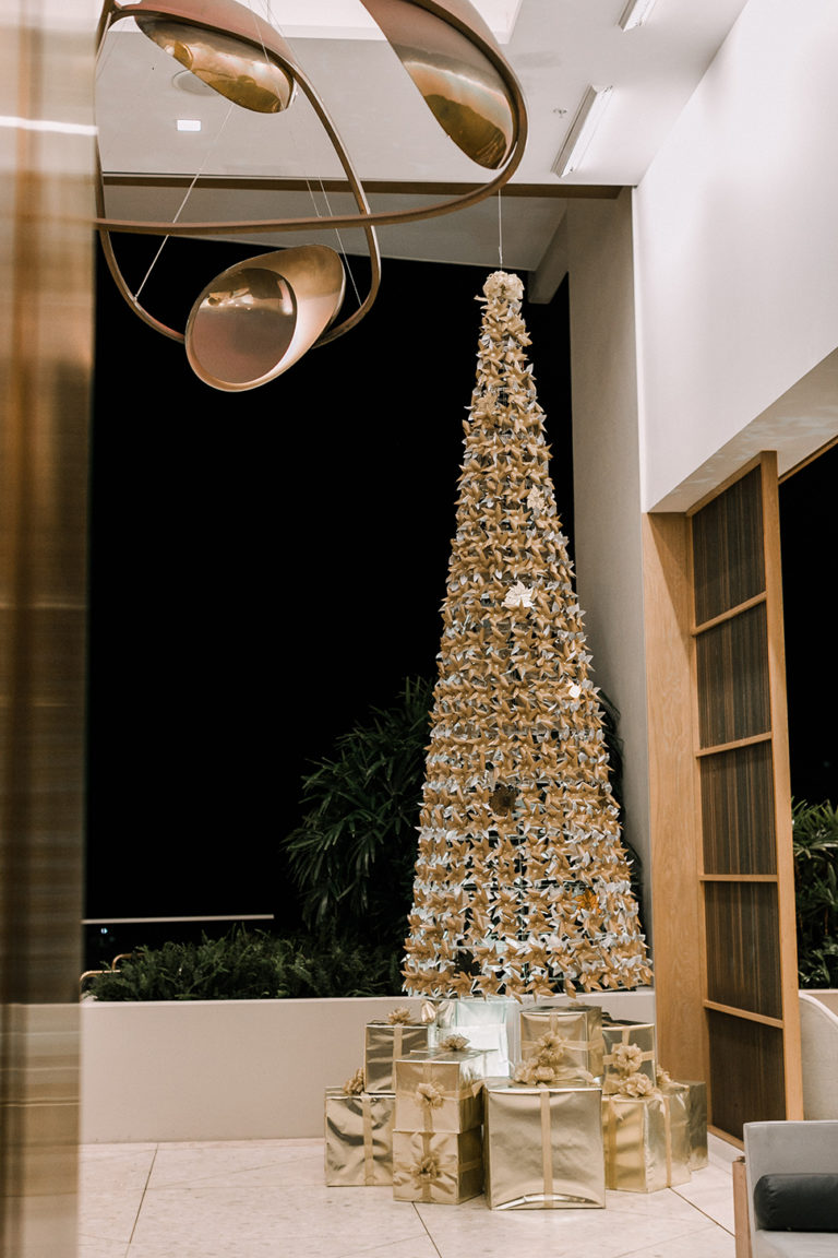 10 Fabulously Festive Hotel Christmas Trees – Forbes Travel Guide Stories