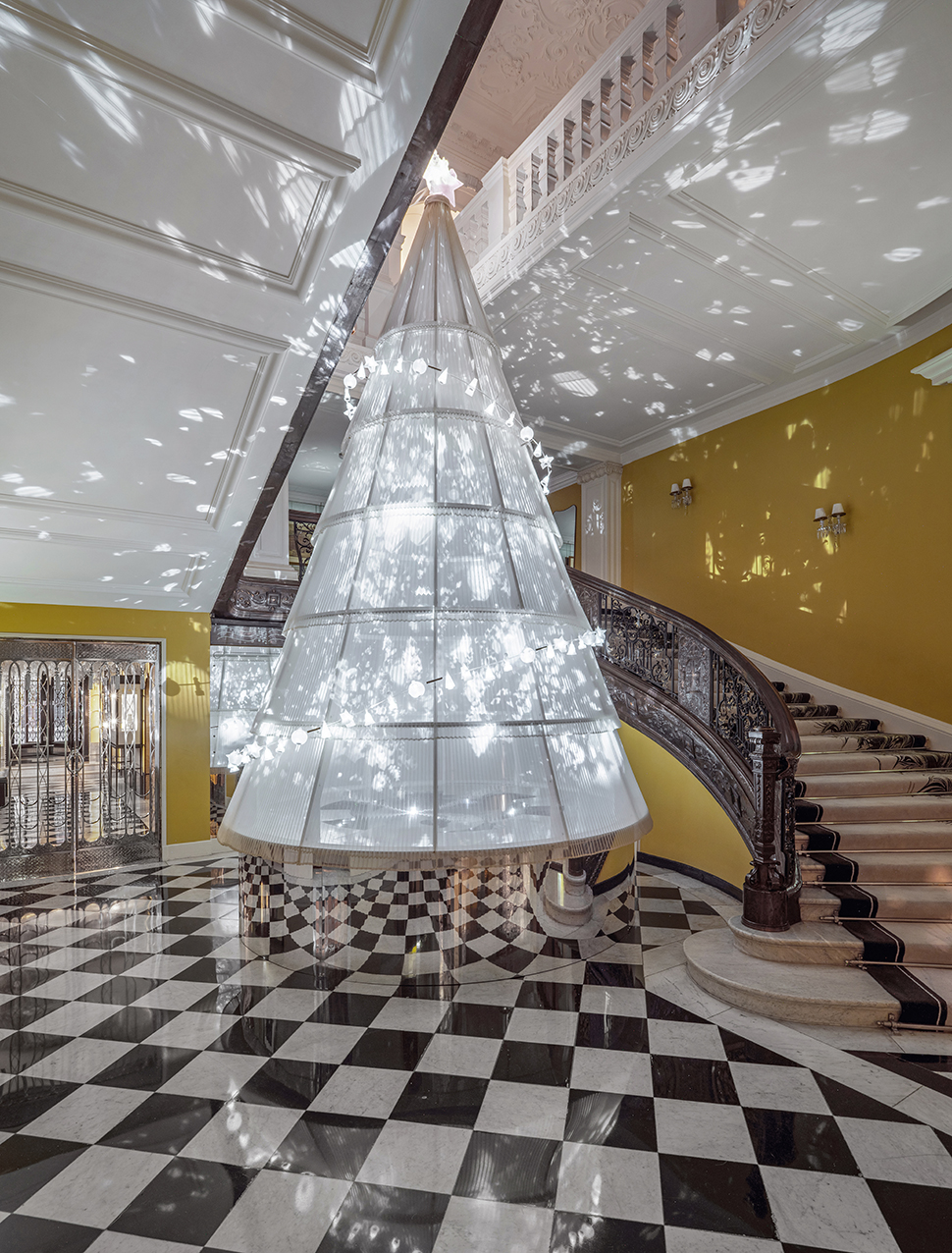 17 Beautiful Hotel Christmas Trees – Forbes Travel Guide Stories