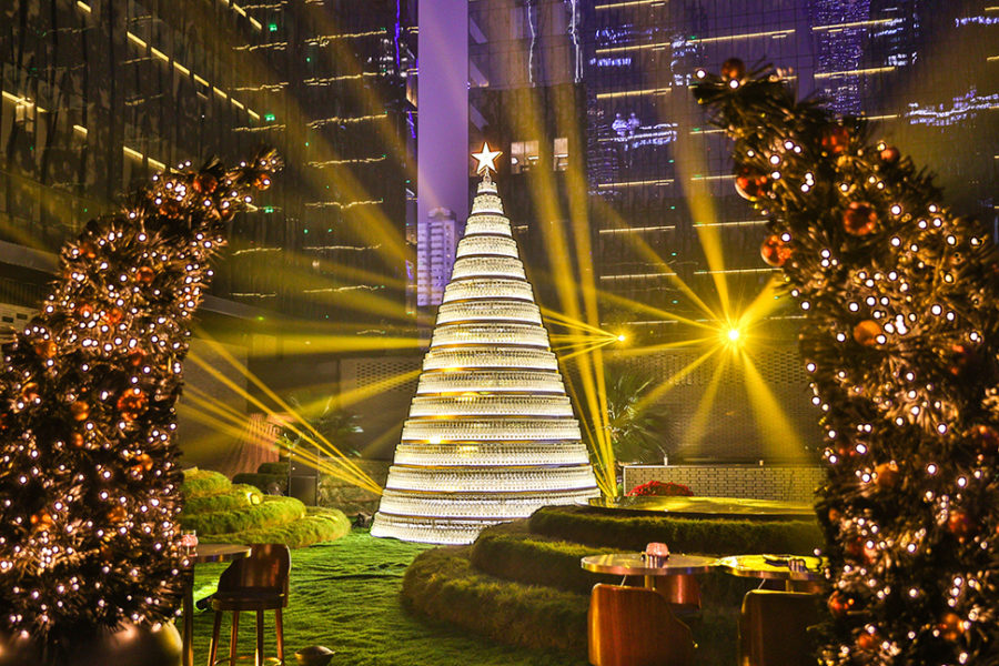 17 Beautiful Hotel Christmas Trees – Forbes Travel Guide Stories