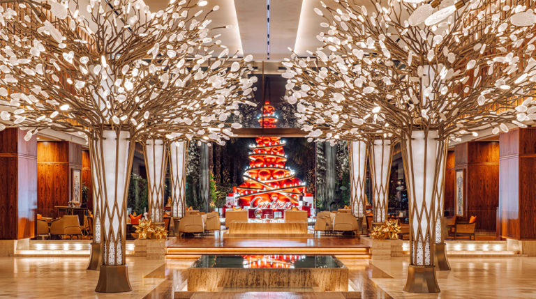 13 Dazzling Hotel Christmas Trees – Forbes Travel Guide Stories