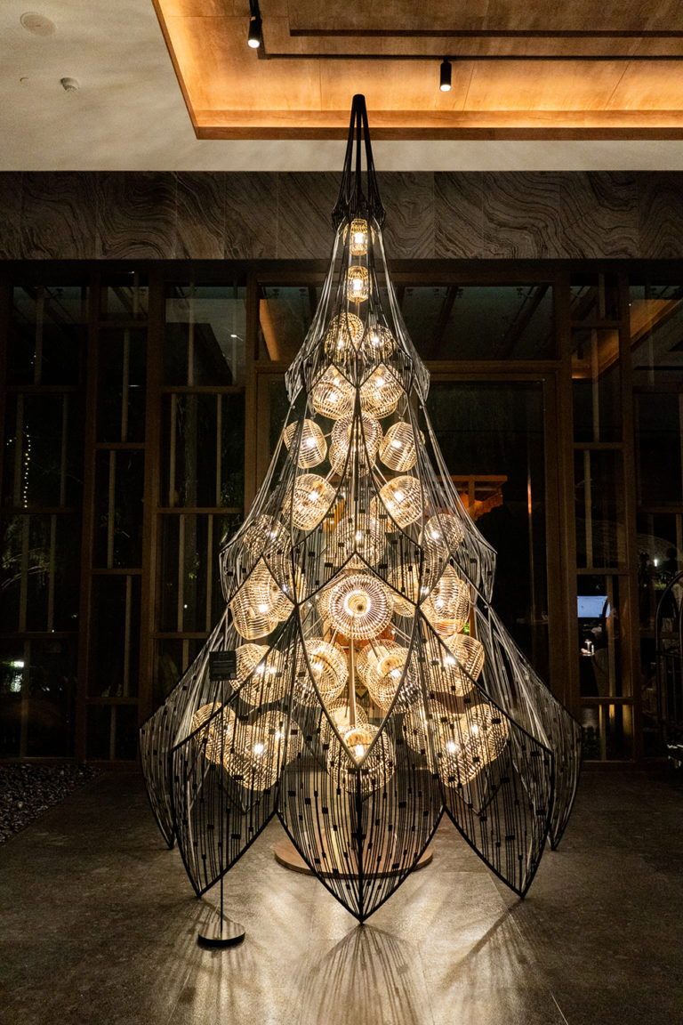 13 Dazzling Hotel Christmas Trees – Forbes Travel Guide Stories