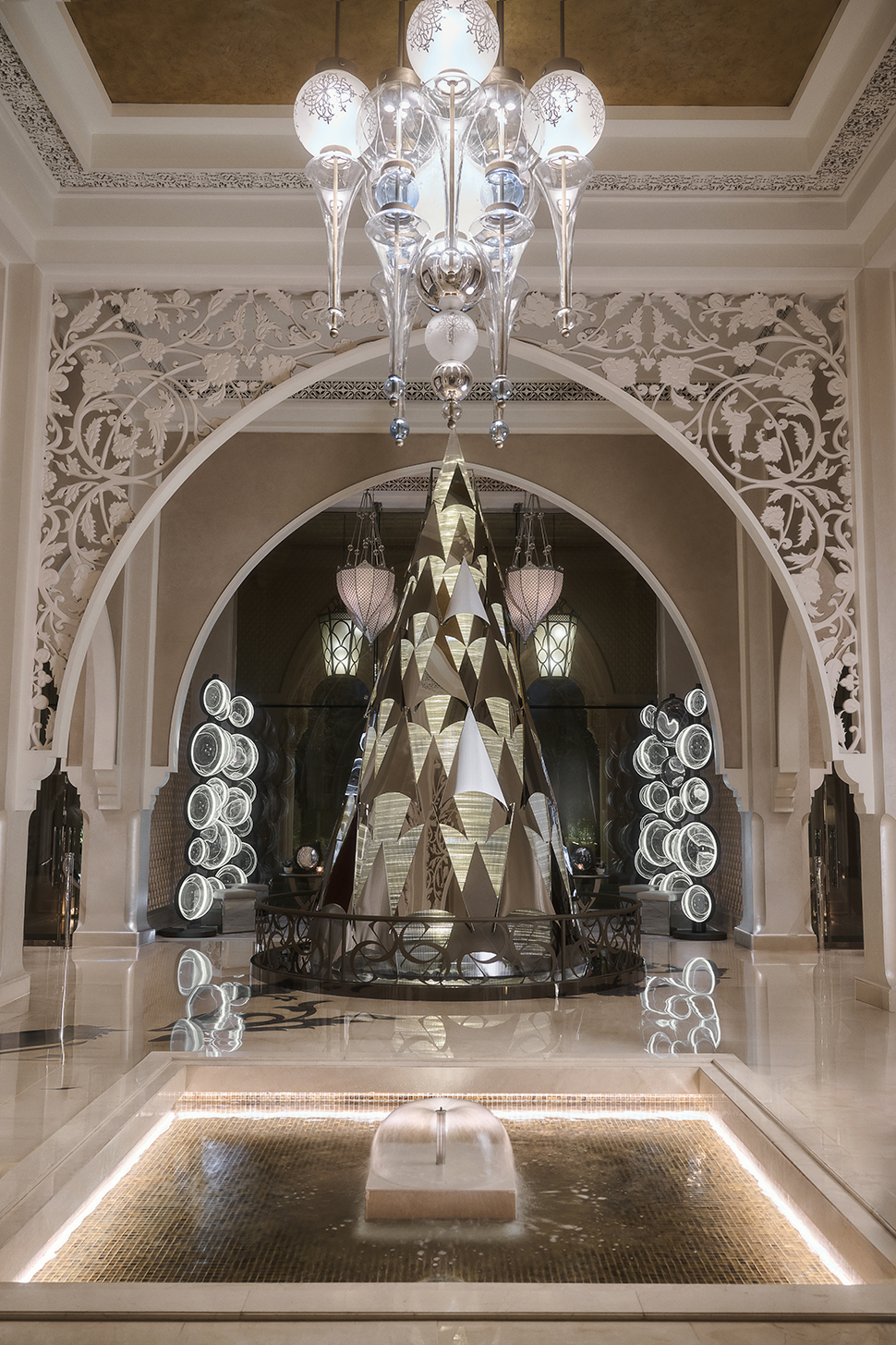 17 Top Hotel Christmas Trees – Forbes Travel Guide Stories